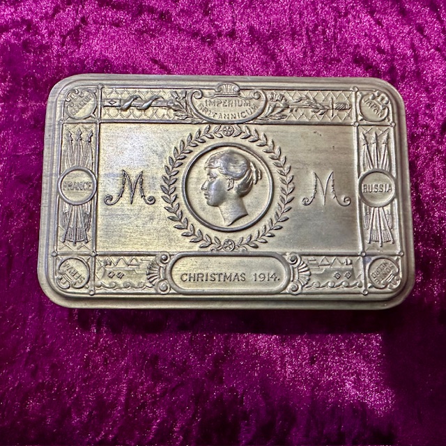 Armoury Antiques and Militaria: Ref: 5829 - WW1 Princess Mary Tin.