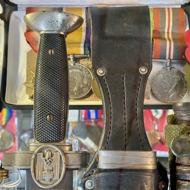 Armoury Antiques and Militaria: Ref: WW2 Red Cross (DRK) Dagger and Frog.