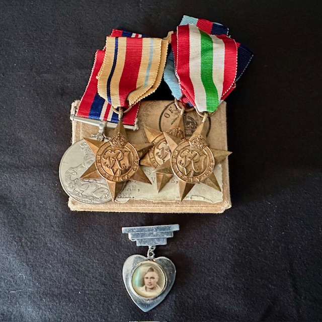 English, British and World Medals and Badges: Ref: 5928 - WW2 RAF Boxed ...
