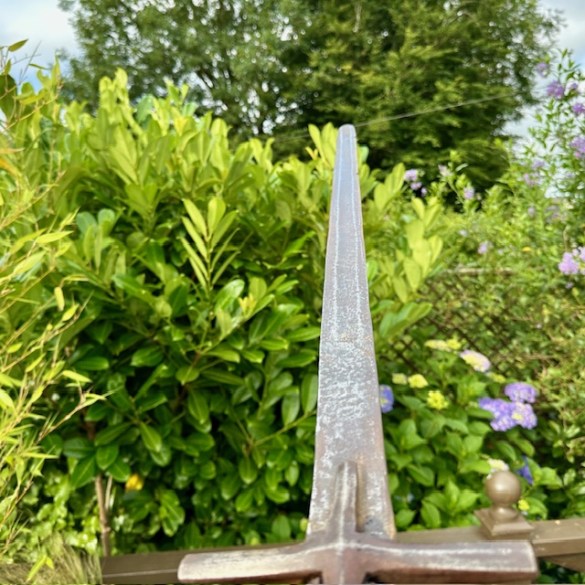 Antique and Original Swords, Daggers, Knives and Edged Weapons.