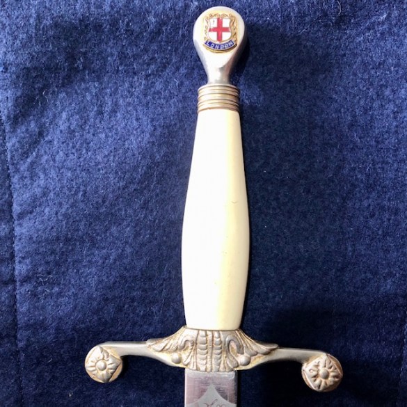 Antique and Original Daggers, Knives, Blades, Dirks and Edged Weapons.